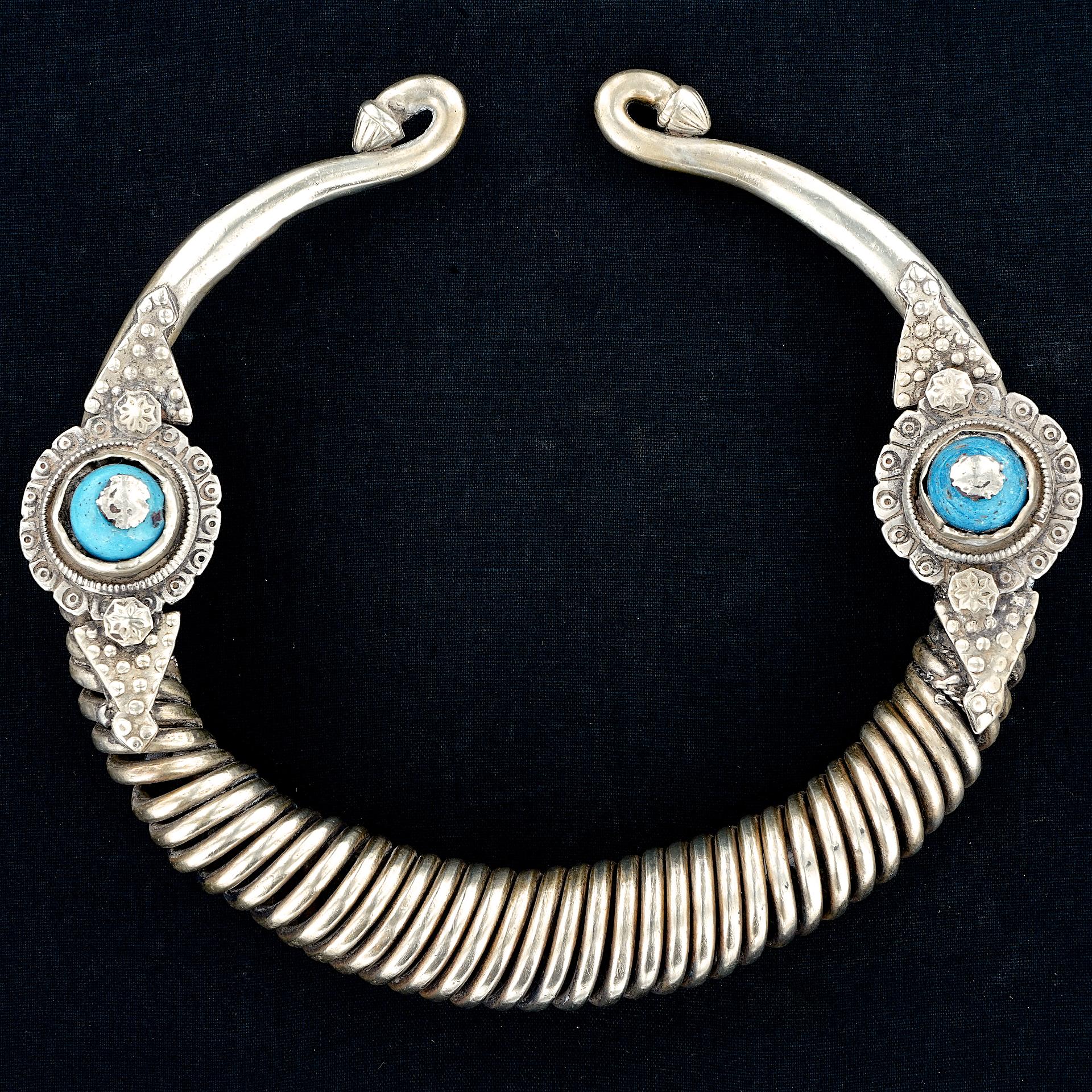 Twisted wire torque from Swat valley (04.03.1846) - Ethnic Design ...